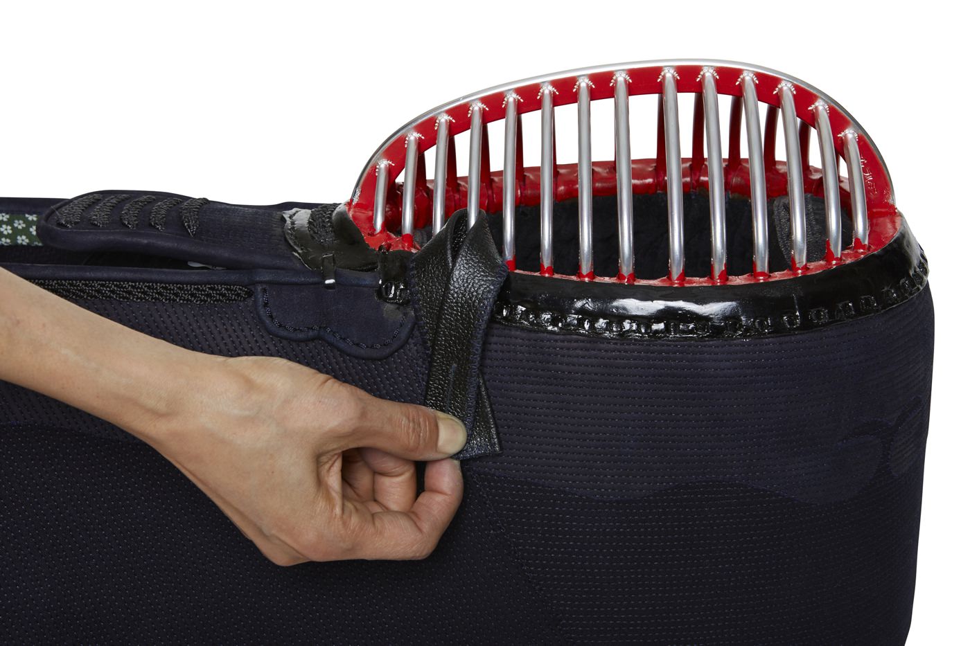 Fastening the Men-Himo